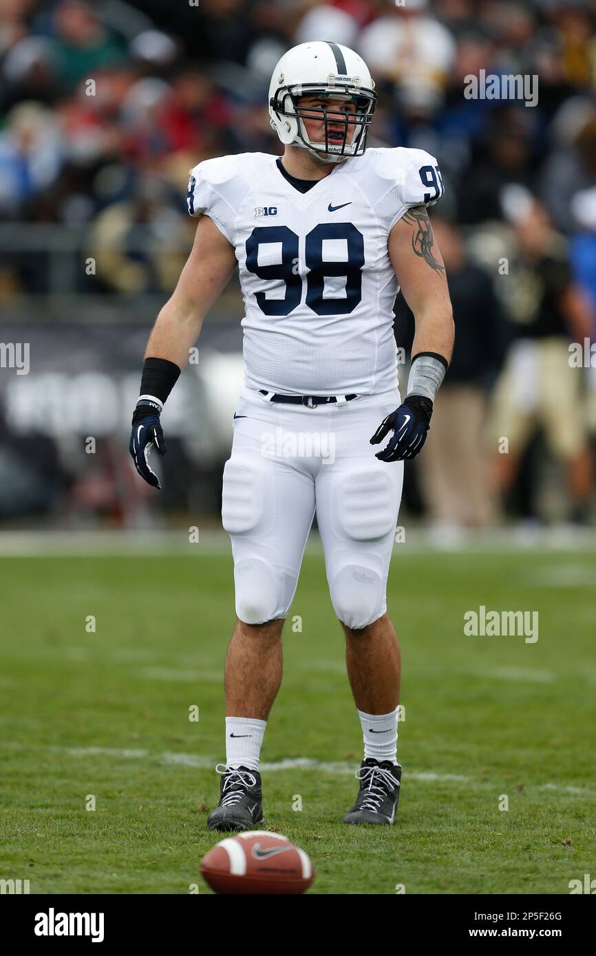 Penn State defensive end Anthony Zettel (98) stands during a NCAA ...