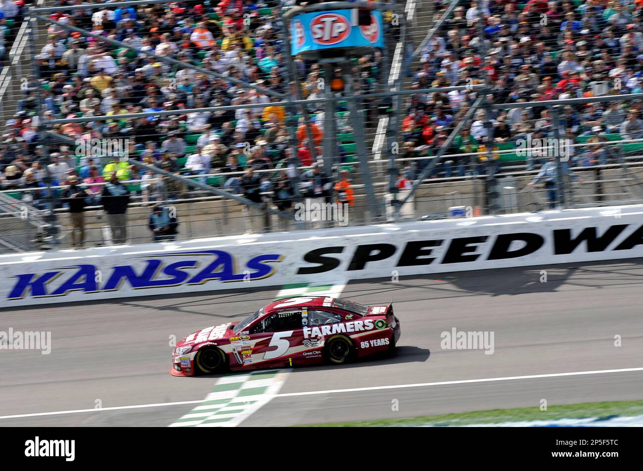 Kasey Kahne during the NASCAR Sprint Cup Series STP 400 race at Kansas ...