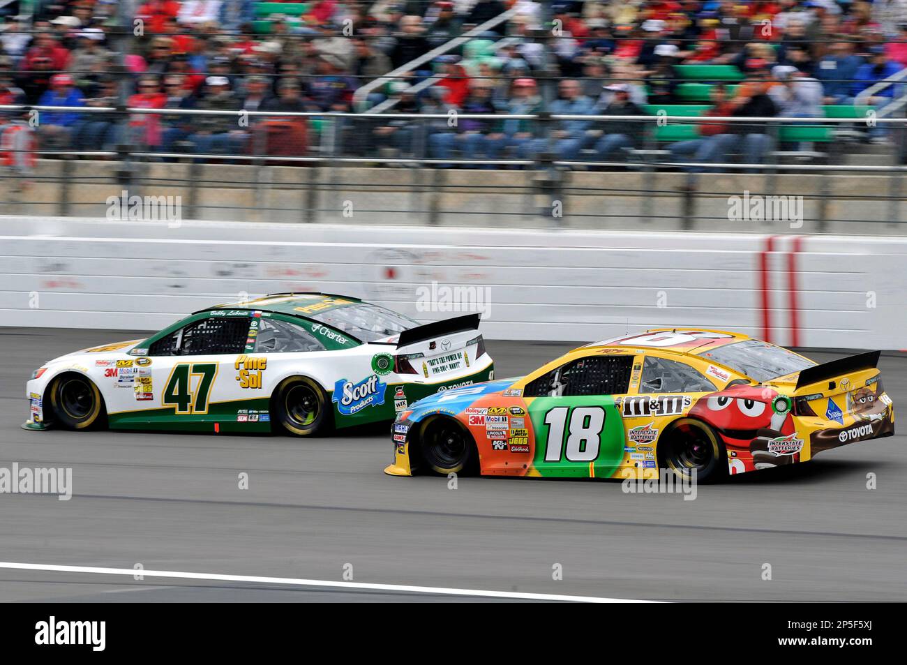 Bobby Labonte (47) and Kyle Busch (18) during the NASCAR Sprint Cup ...