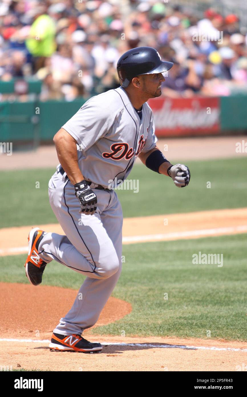 Detroit Tigers second baseman Omar Infante (4) hustles down the first ...