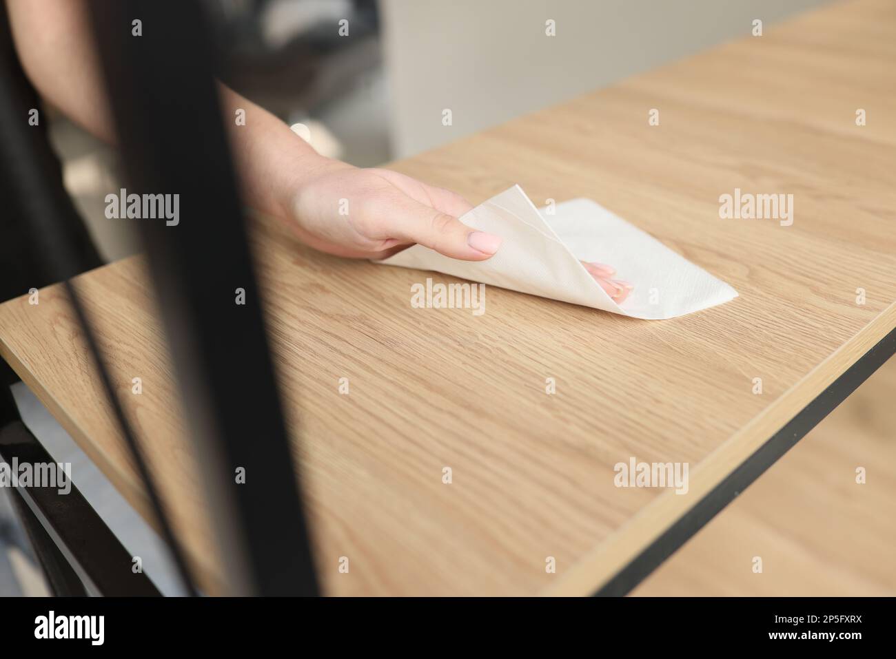 Cleaning table with microfiber cloth Stock Photo - Alamy
