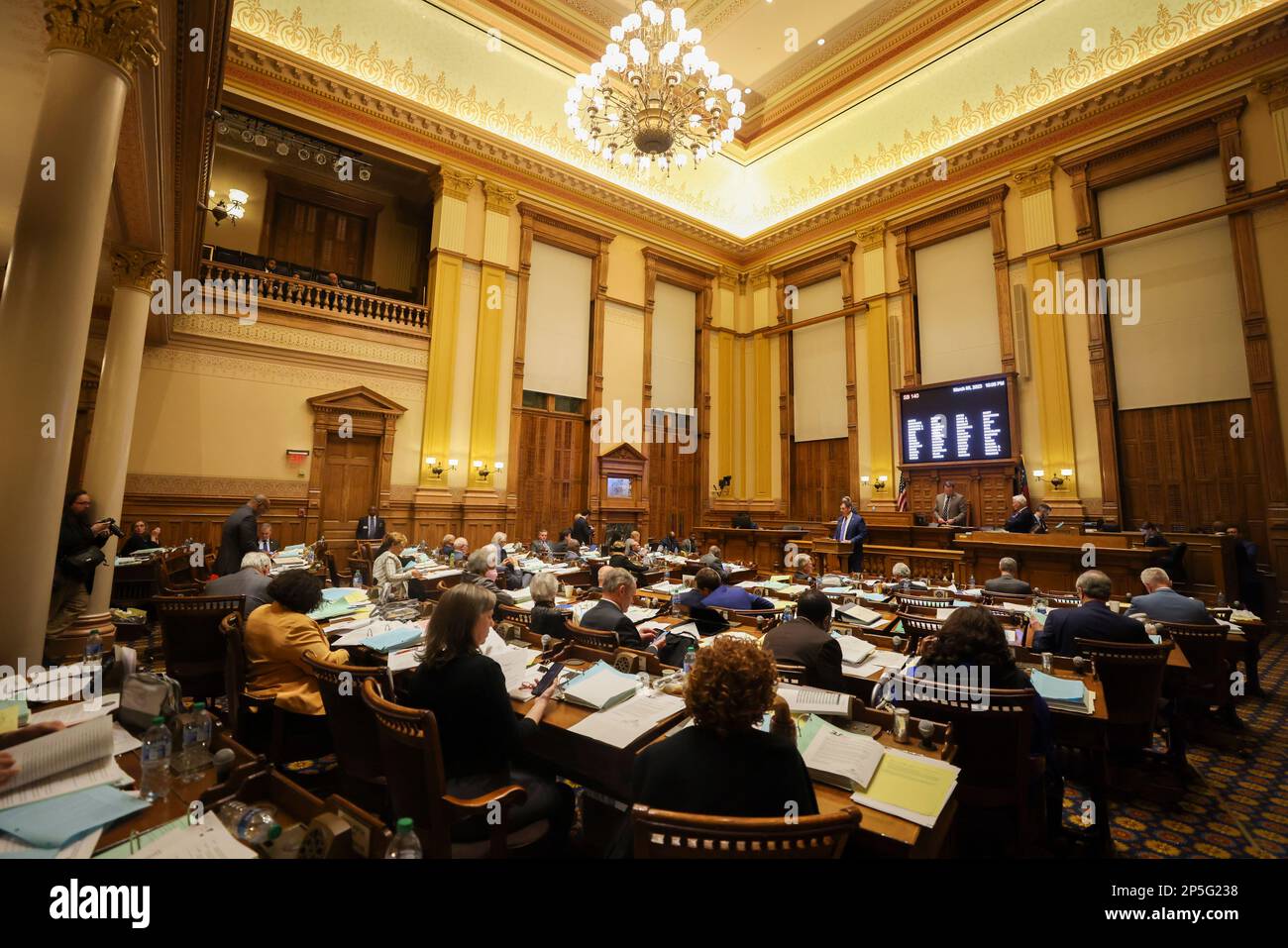 Sen. Carden Summers, R-Cordele, speaks about SB 140 in the Senate ...