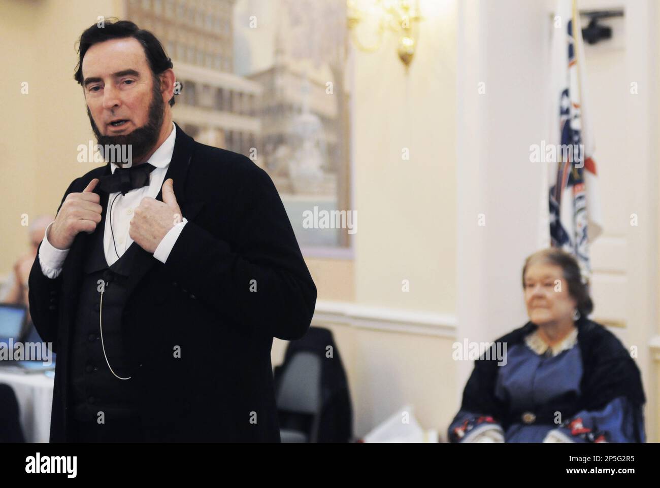 Fred and Bonnie Priebe portray President and Mrs. Lincoln Saturday ...
