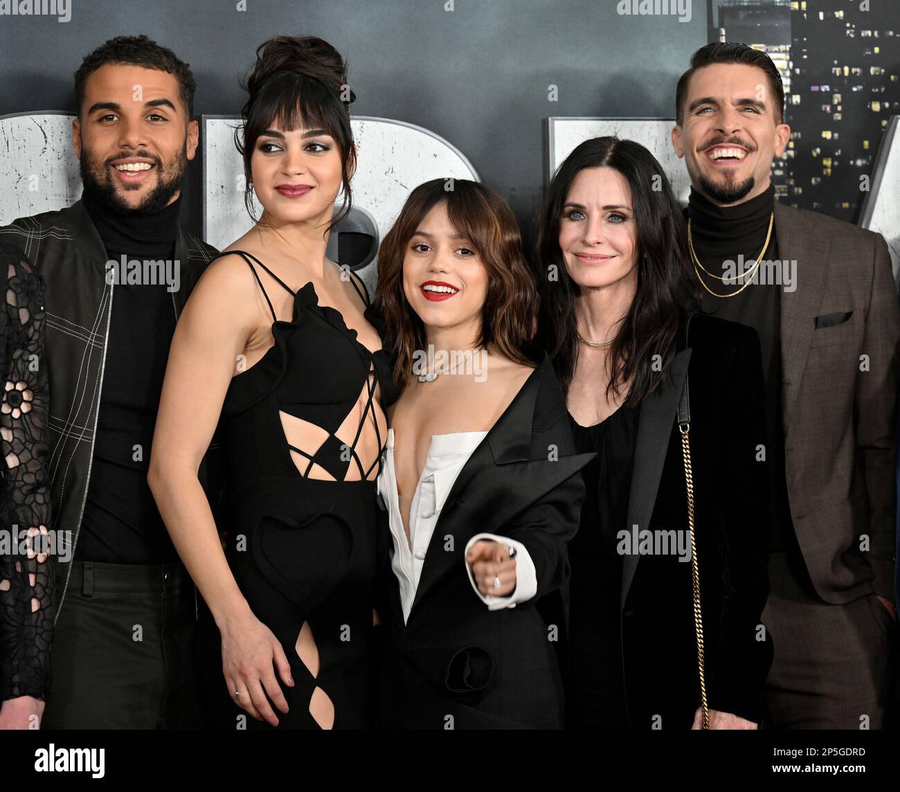 Mason Gooding, left, Melissa Barrera, Jenna Ortega, Courteney Cox and ...