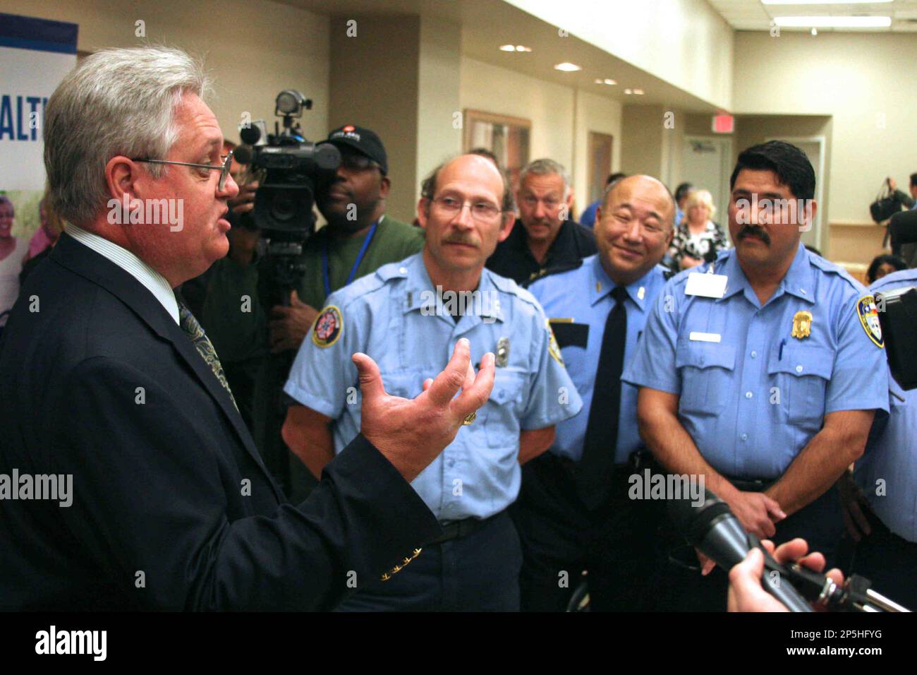 Retired Houston Police Officer Daniel Vaughan thanks Houston paramedics ...