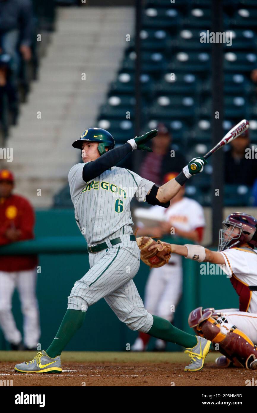 Scott Heineman #6 of the Oregon Ducks bats against the USC Trojans at ...