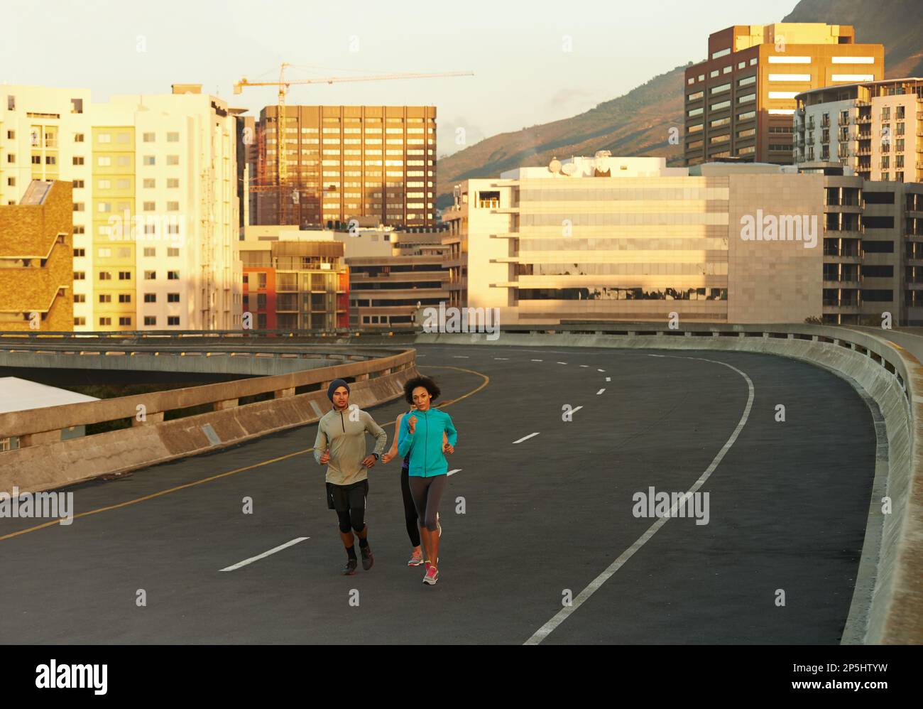 Highway running through city hi-res stock photography and images - Alamy