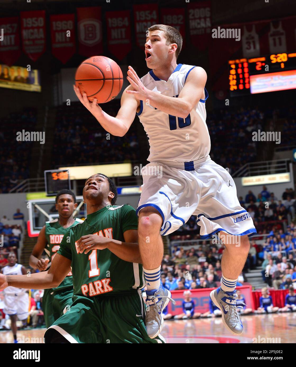 Limestone's Hank Mathews (10) drives against Morgan Park's Markee ...
