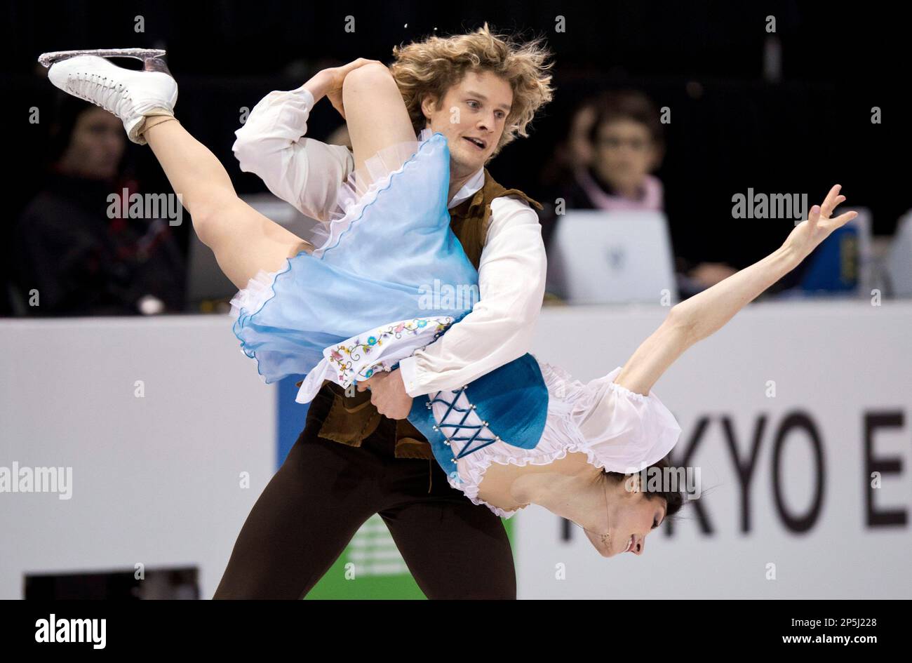 Meryl Davis and Charlie White, of the United States, perform their ...