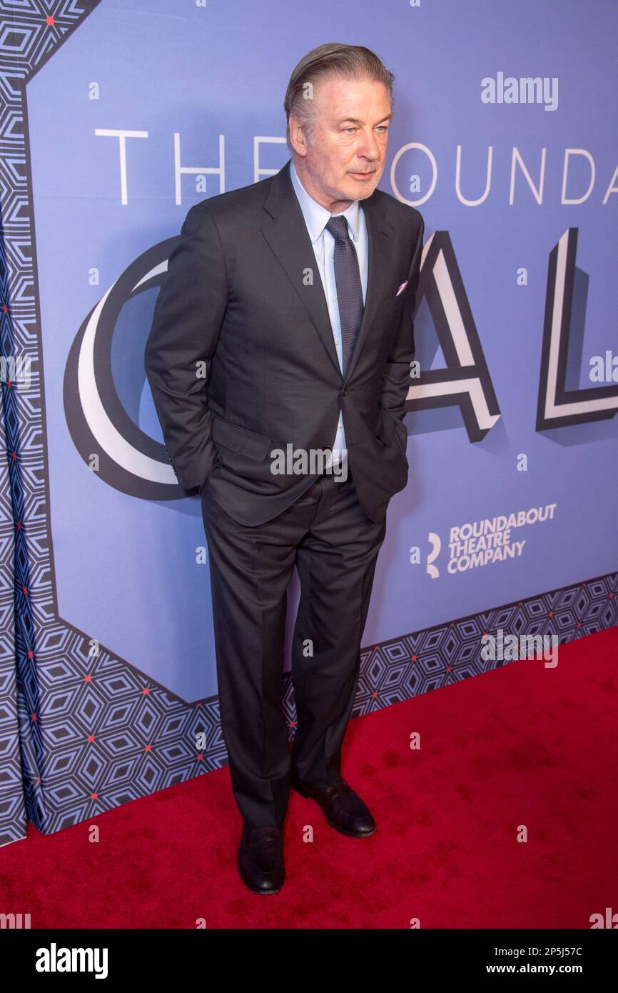 NEW YORK, NEW YORK - MARCH 06: Alec Baldwin attends the 2022 Roundabout ...