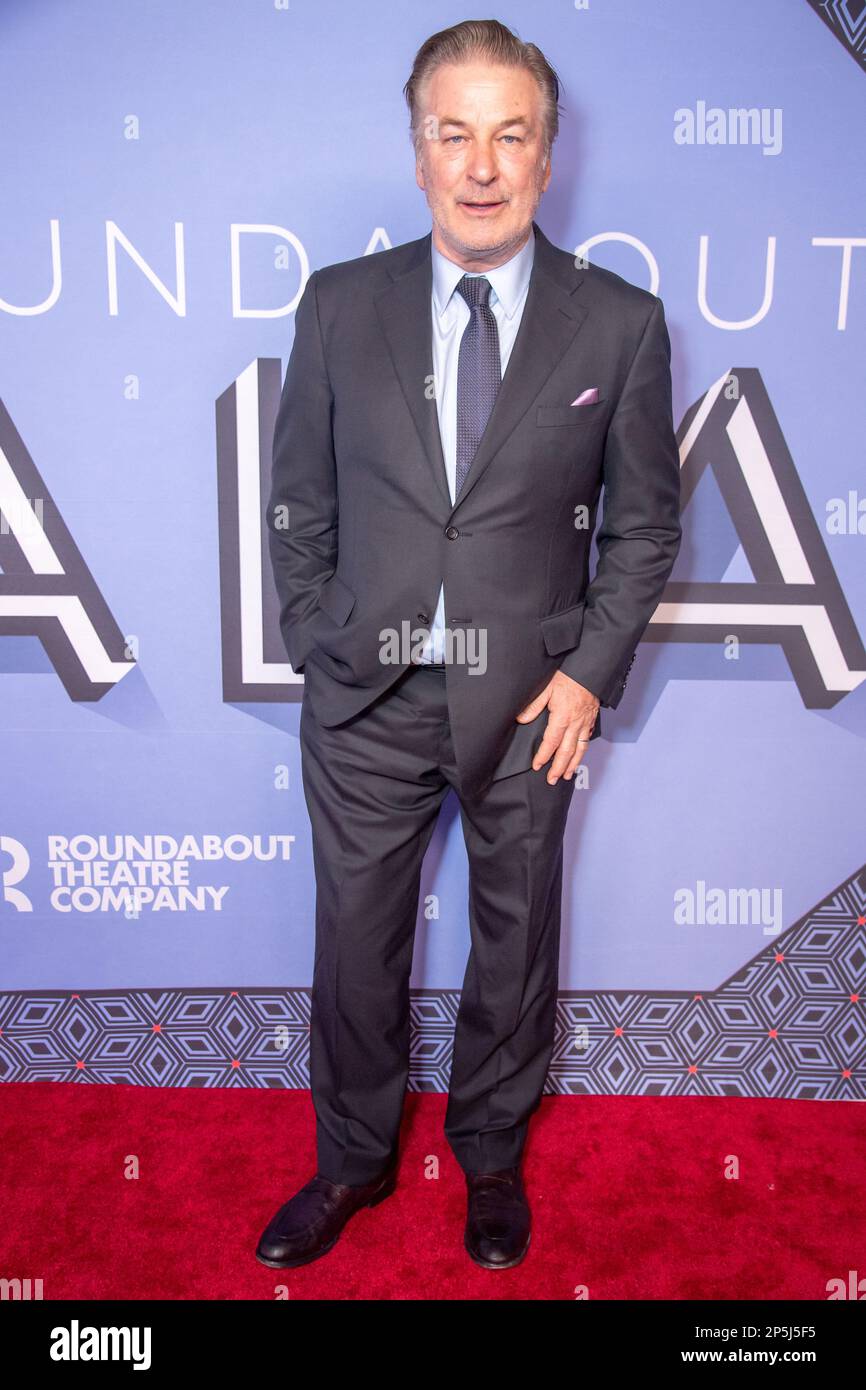 NEW YORK, NEW YORK - MARCH 06: Alec Baldwin attends the 2022 Roundabout ...