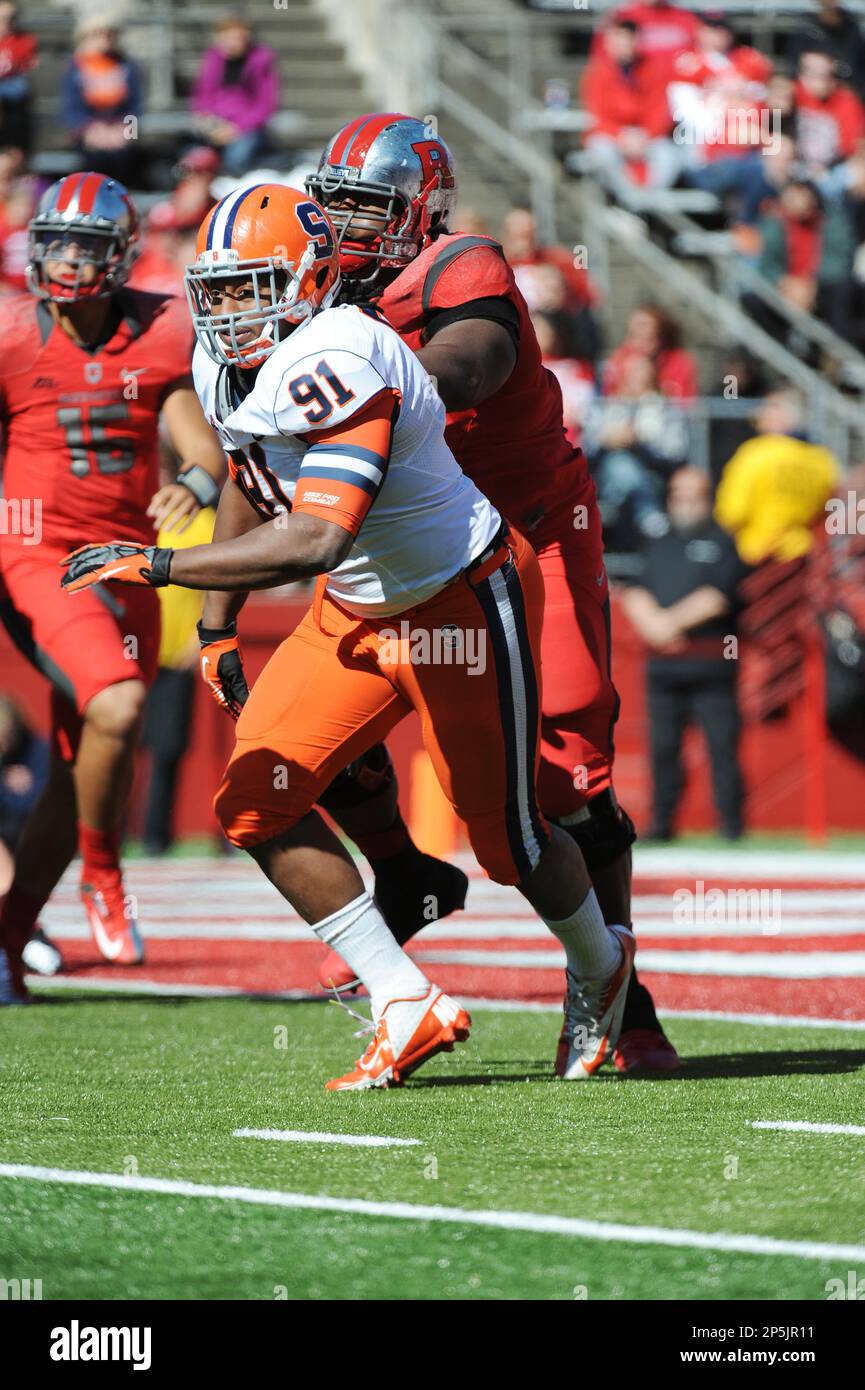 University of Syracuse Orangemen defensive end Brandon Sharpe (91 ...