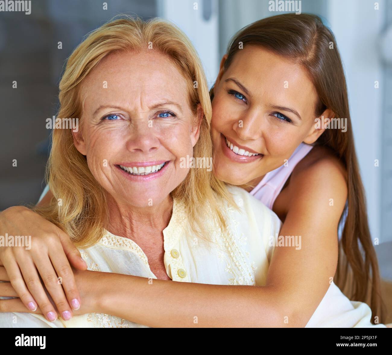 Young old woman from behind hi-res stock photography and images - Alamy