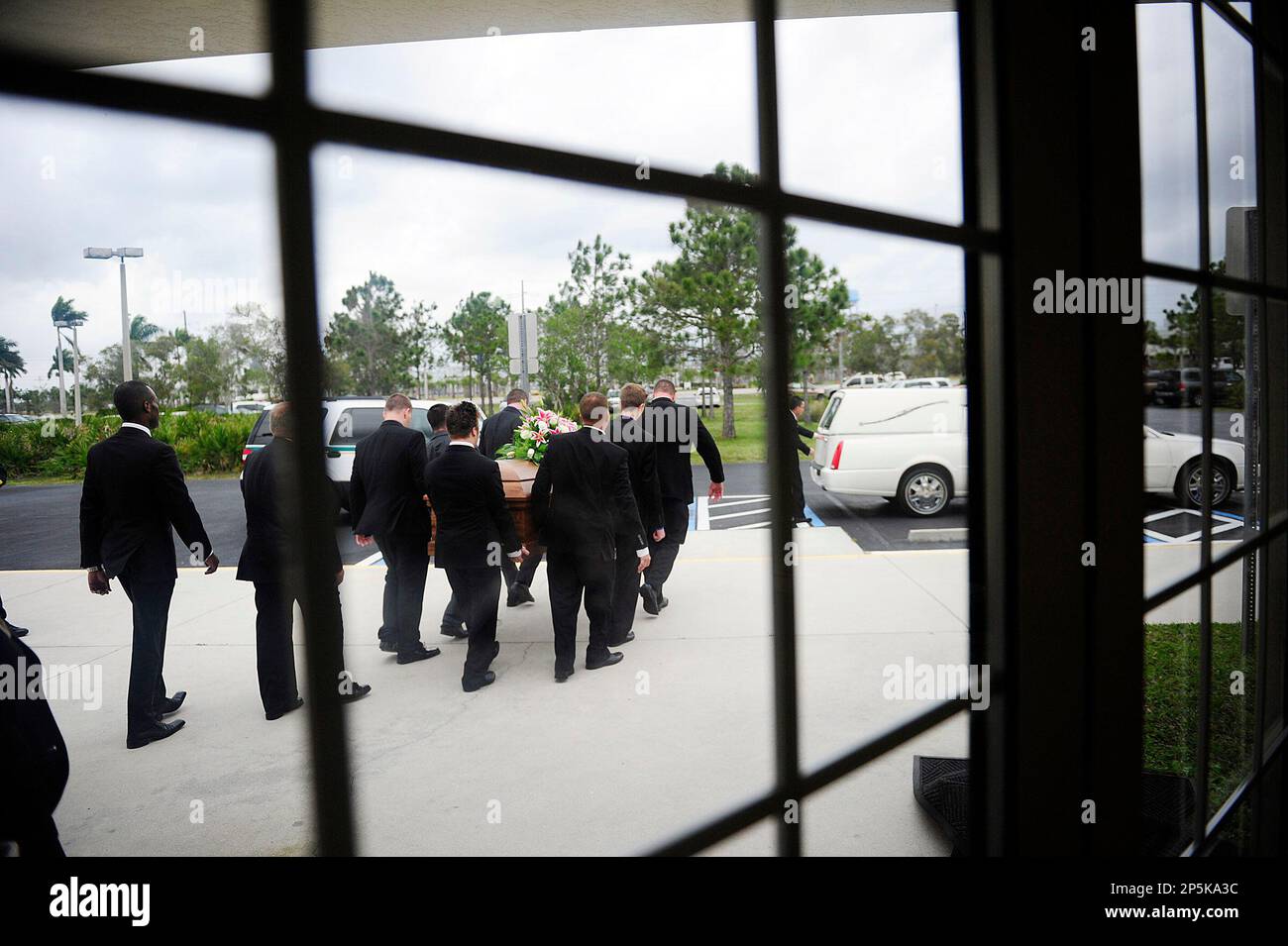 Mindy Mccready Funeral Open Casket