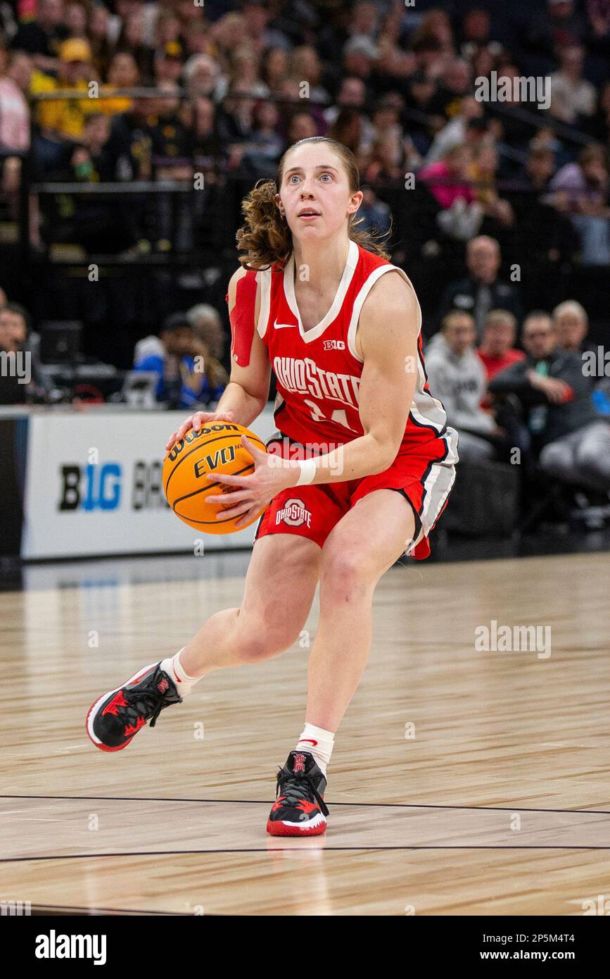 MINNEAPOLIS, MN - MARCH 05: Ohio State Buckeyes guard Taylor Mikesell ...