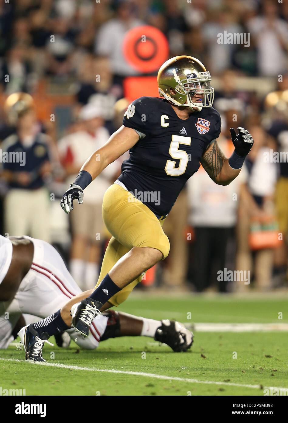 Notre Dame linebacker Manti Te'o plays BCS Championship game against ...