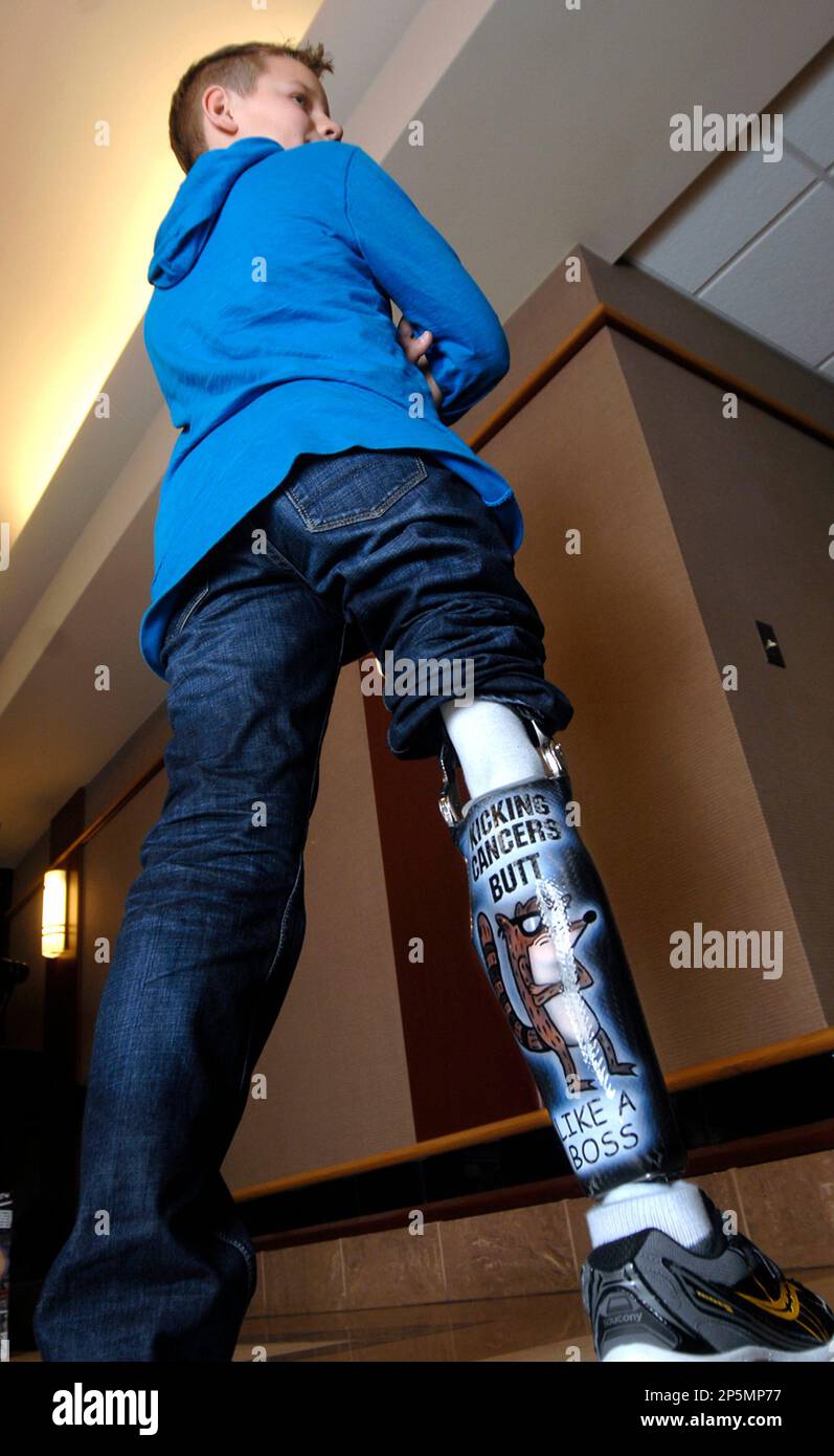 ADVANCE FOR MONDAY, FEB. 4 In this Jan. 22, 2013 photo Ethan Earl, 12 ...