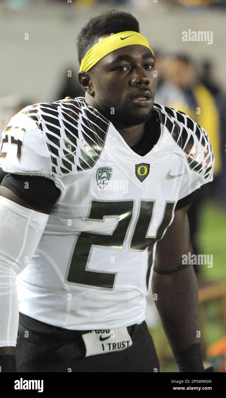 Oregon Ducks Kenjon Barner (24) in action during a game against Cal on ...