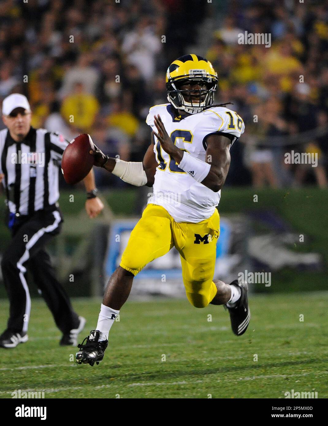 DENARD ROBINSON, of the Michigan Wolverines, in action, during Michigan ...