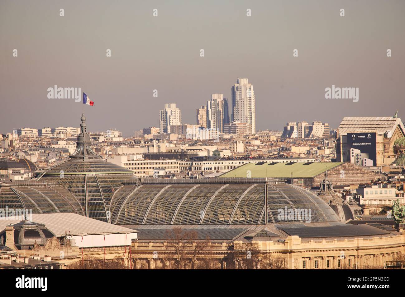 Statue de charles de gaulle paris hi-res stock photography and images ...