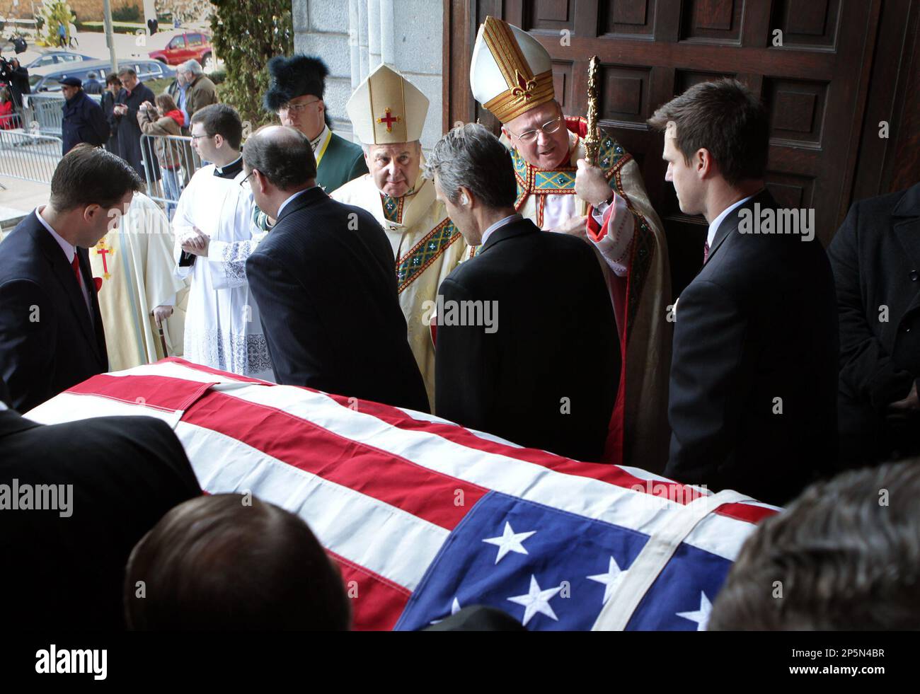 Cardinal Timothy Dolan, second from right, the Archbishop of New York ...