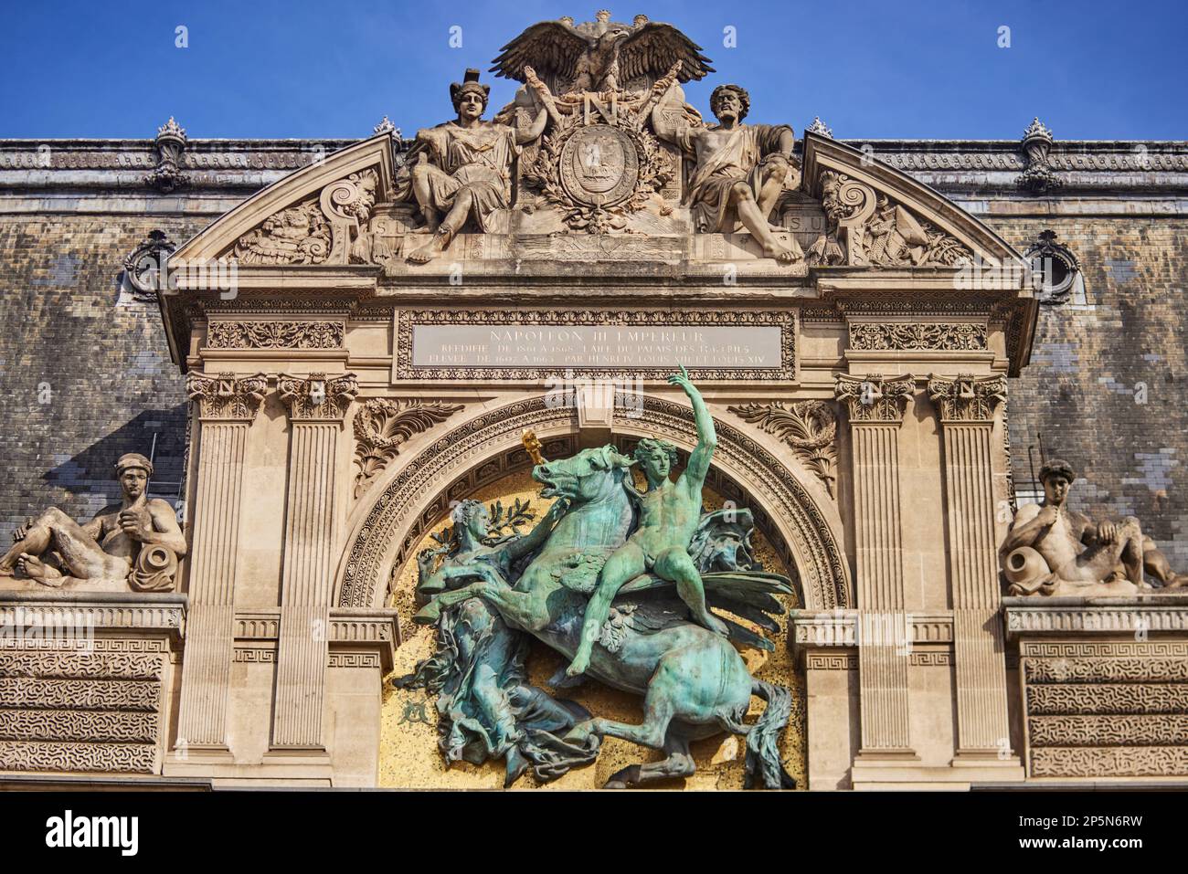 Paris landmark, Louvre Museum buildings Stock Photo - Alamy
