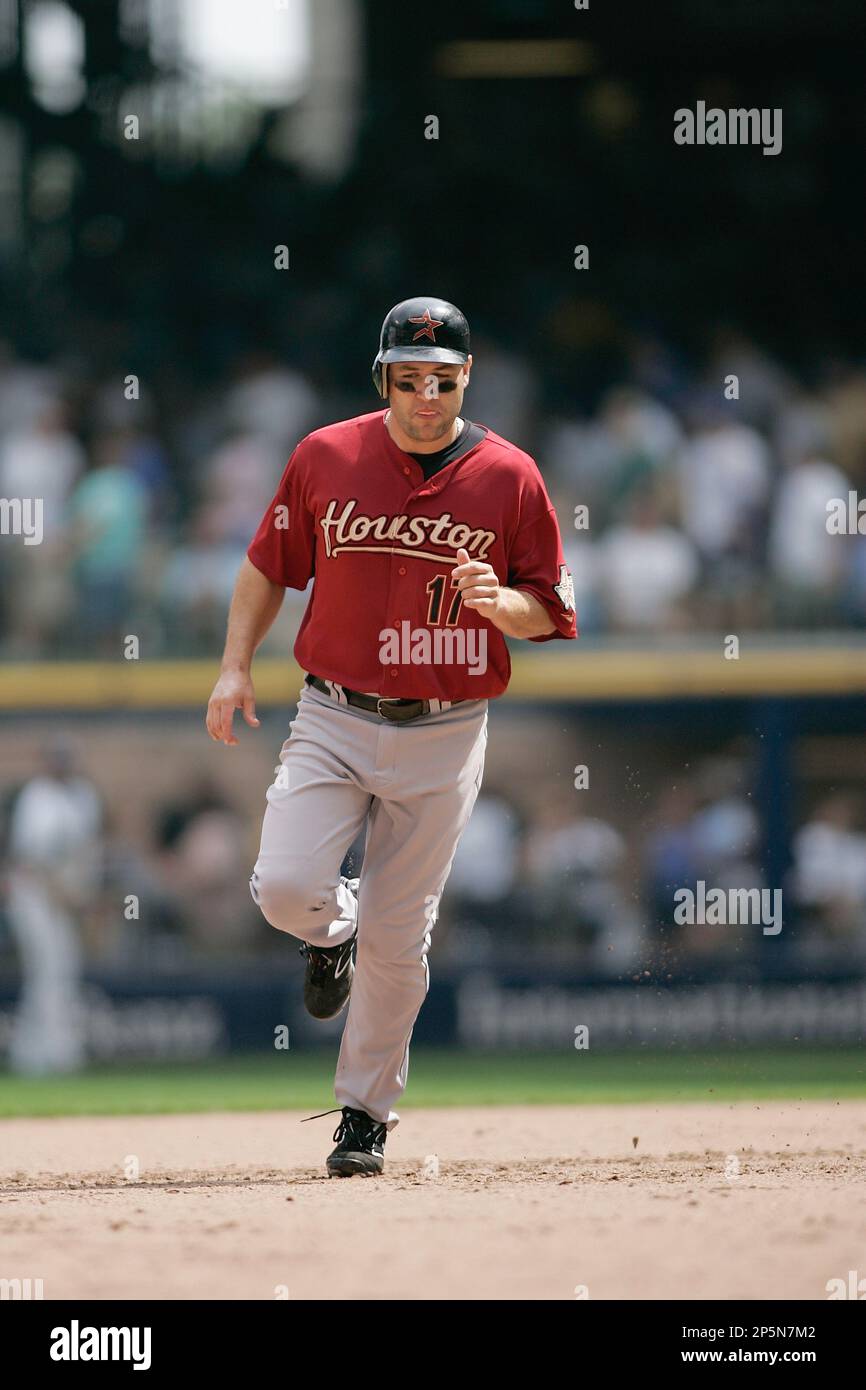 MILWAUKEE, WI - JULY 27: First baseman Lance Berkman #17 of the Houston ...