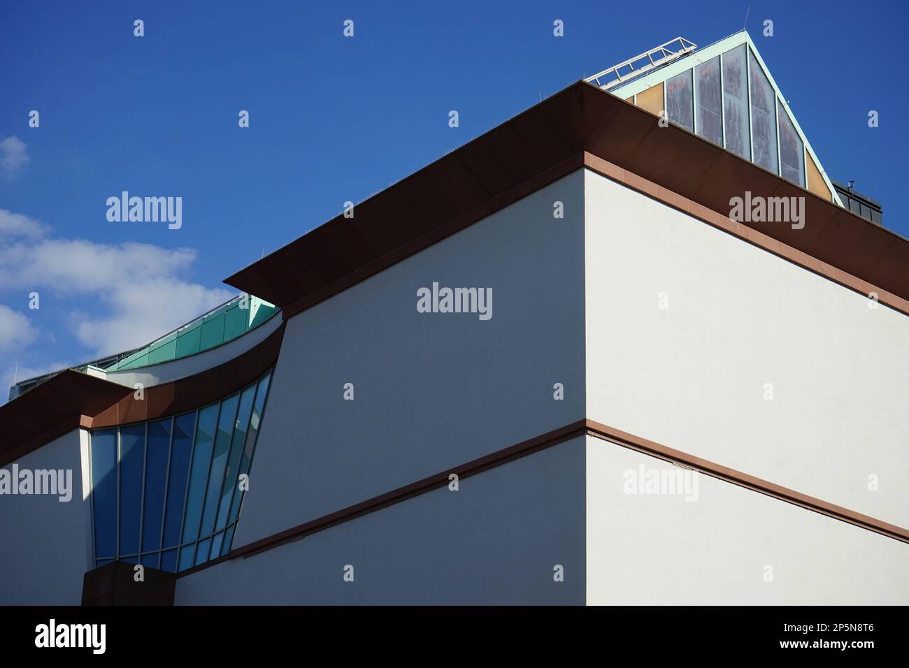 Sloped facade hi-res stock photography and images - Alamy