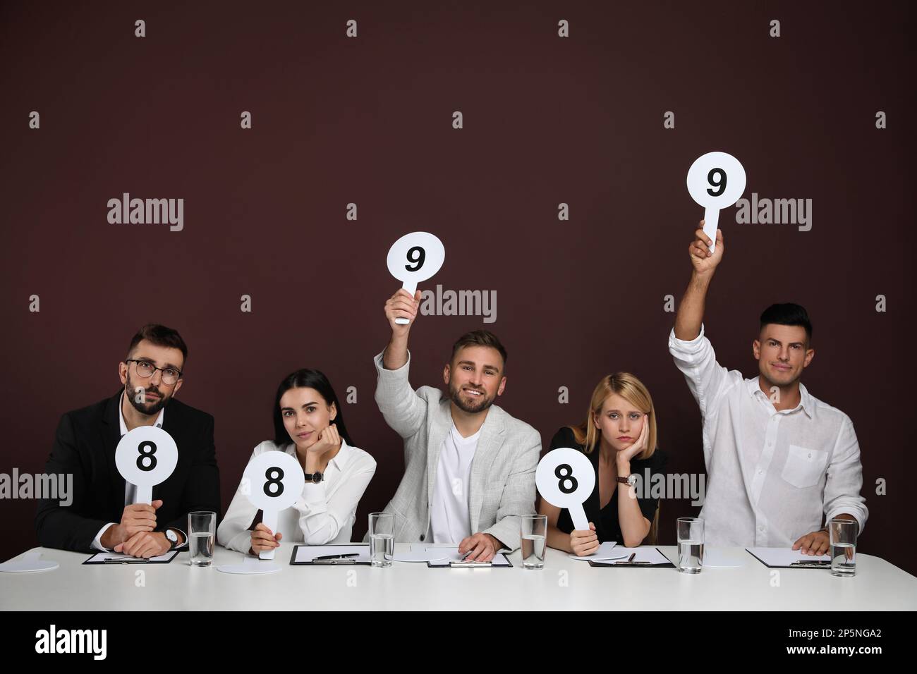 Judge table game show hi-res stock photography and images - Alamy
