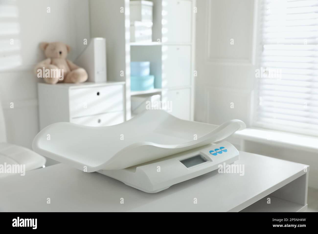 Baby weighing scales electronic hi-res stock photography and images - Alamy