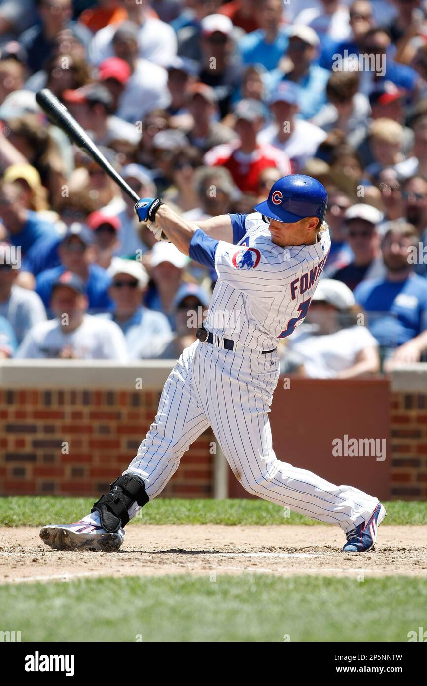 CHICAGO, IL- JUNE 20: Third baseman Mike Fontenot #17 of the Chicago ...
