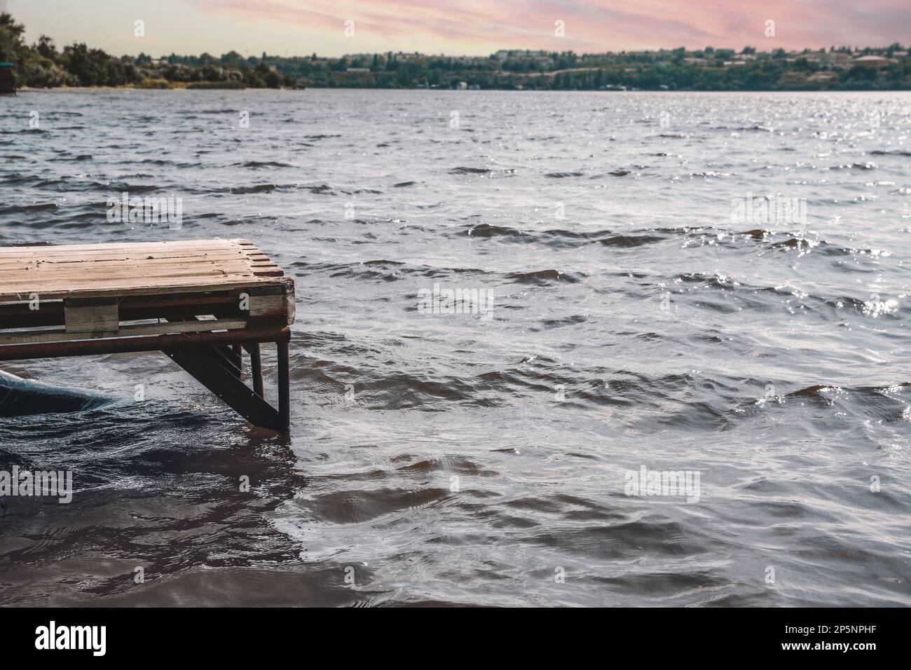 Beautiful river scene hi-res stock photography and images - Alamy