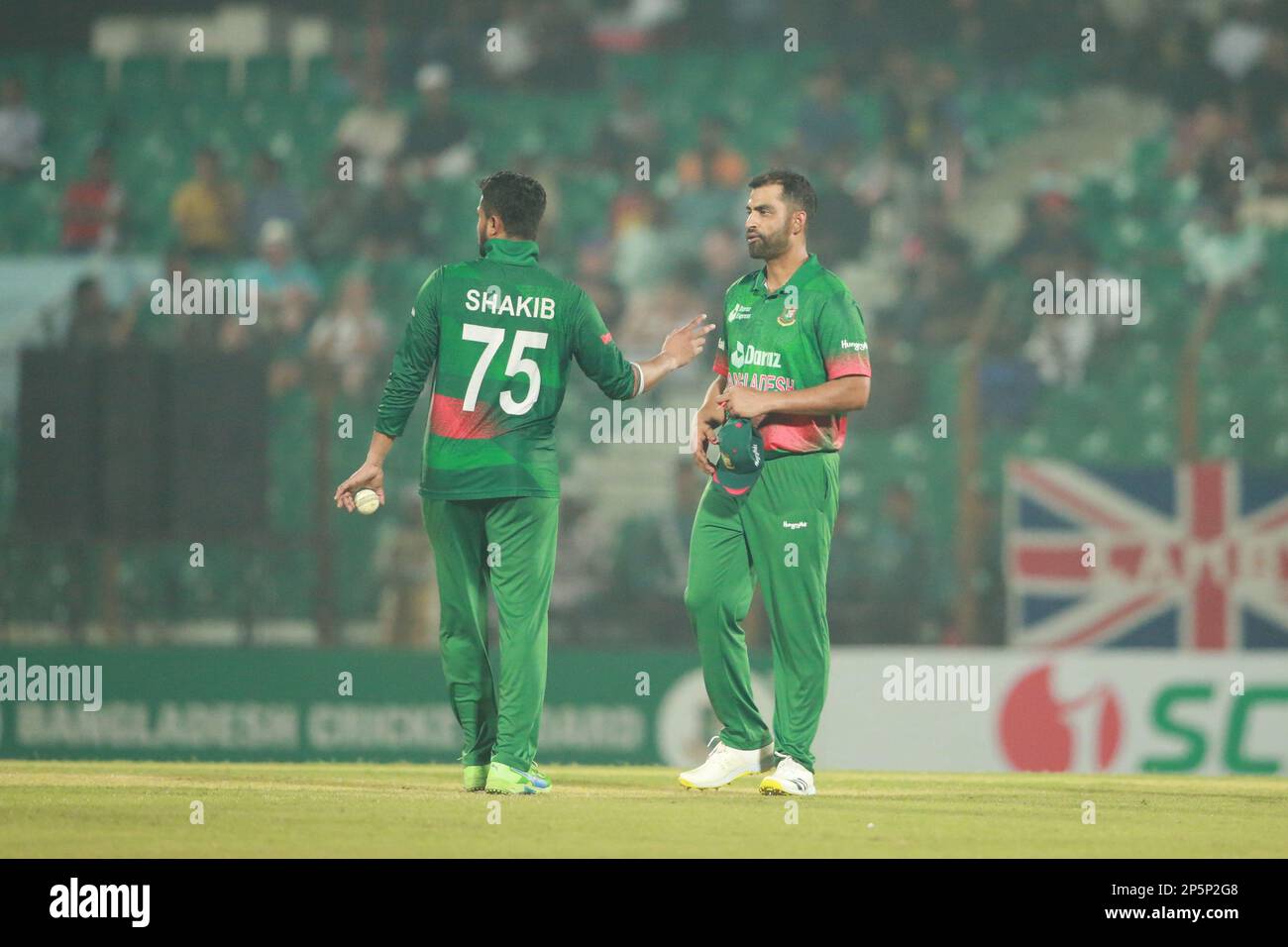 Shakib al hasan and tamim iqbal hi-res stock photography and images - Alamy