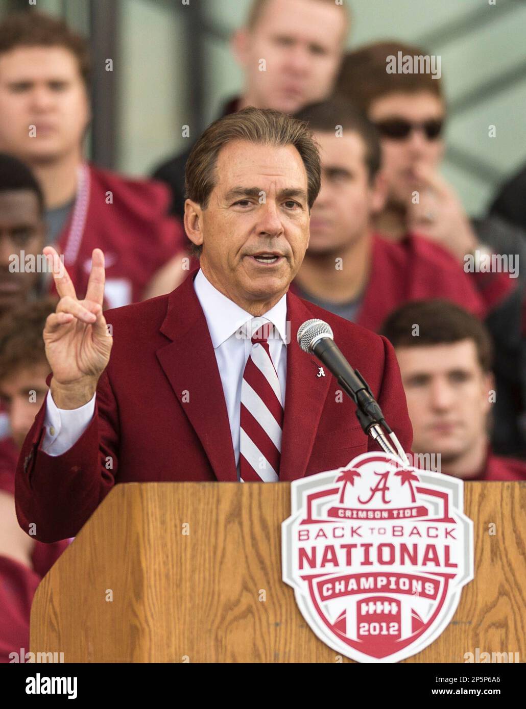 Alabama football coach Nick Saban addresses the crowd during the BCS ...