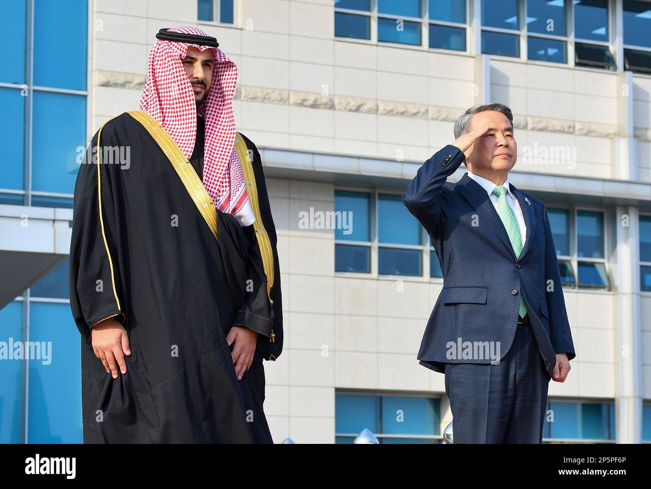 South Korean Defense Minister Lee Jong-sup, right, and Saudi Arabian ...