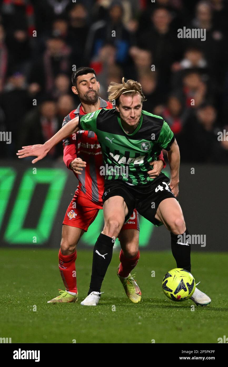Kristian Thorstvedt (Sassuolo)Marco Benassi (Cremonese) during the ...