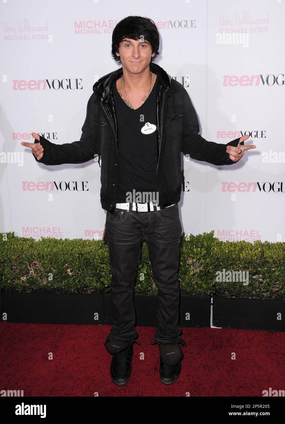 HOLLYWOOD - OCTOBER 01: Actor Mitchell Musso arrives at the 8th Annual ...