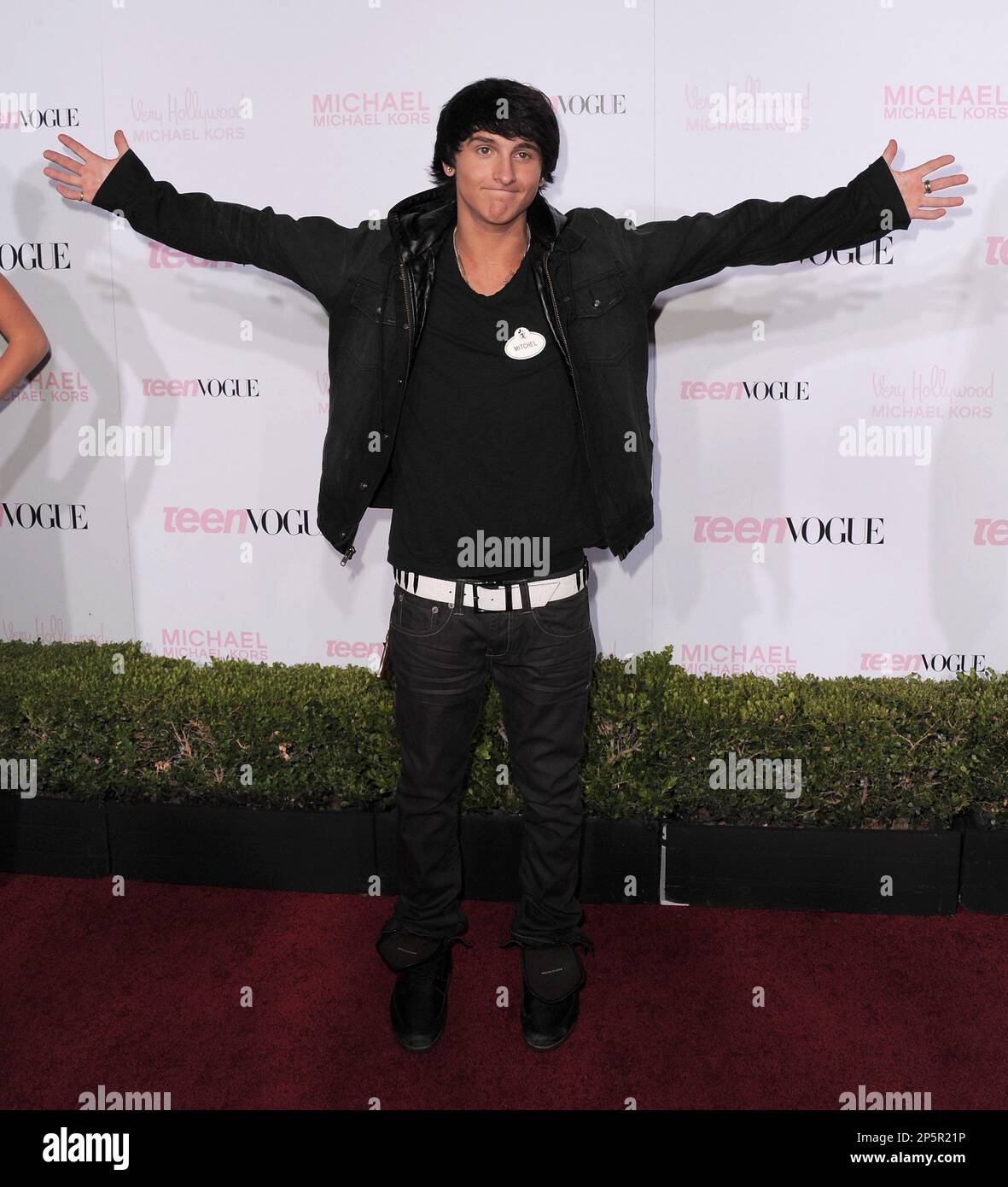 HOLLYWOOD - OCTOBER 01: Actor Mitchell Musso arrives at the 8th Annual ...