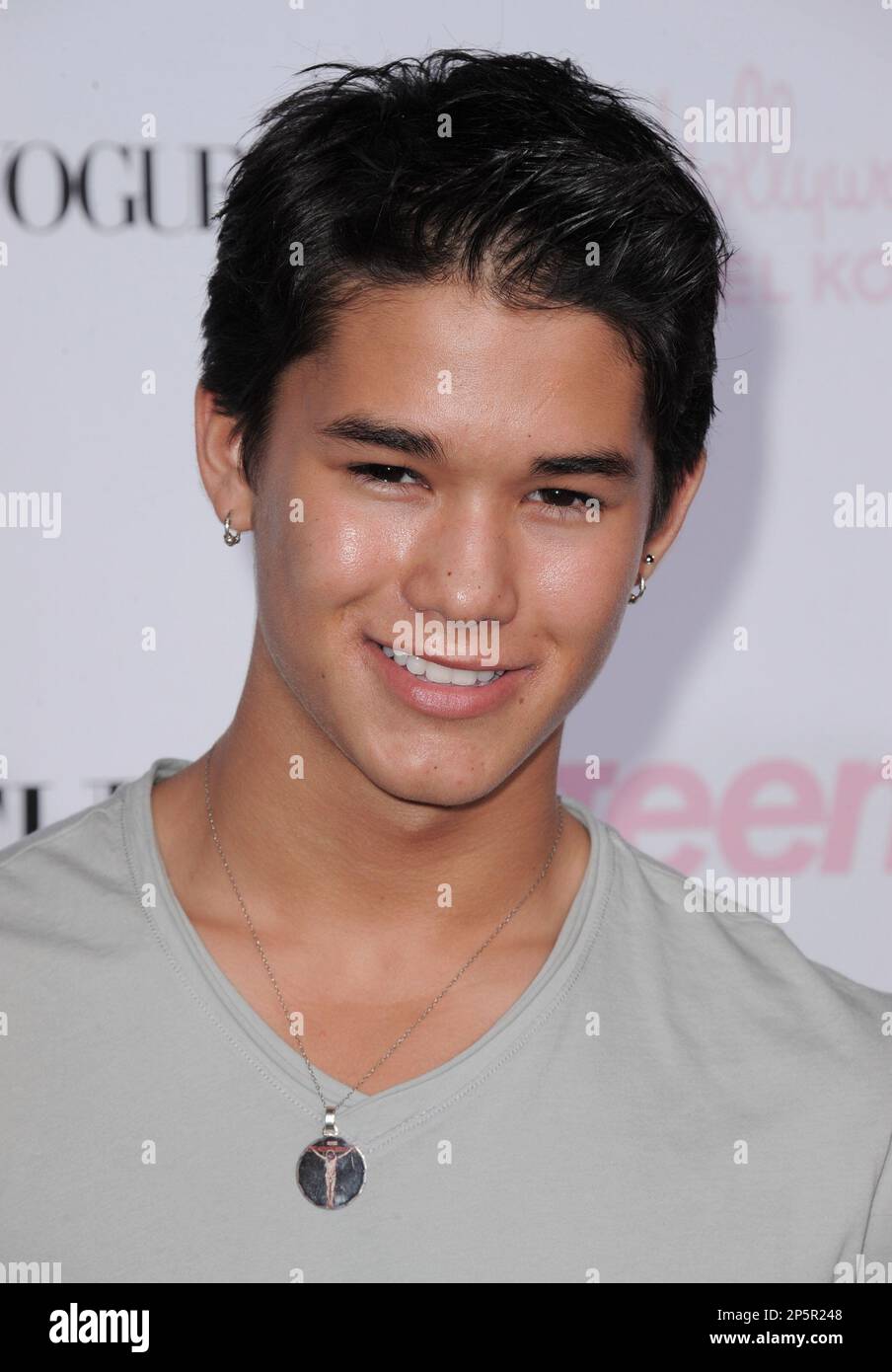 HOLLYWOOD - OCTOBER 01: Actor BooBoo Stewart arrives at the 8th Annual ...