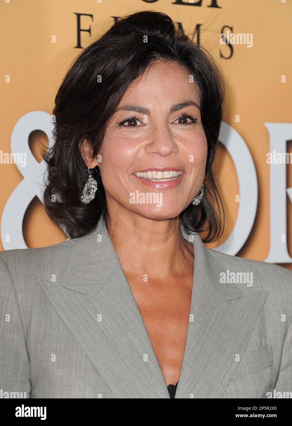 HOLLYWOOD - SEPTEMBER 27: Actress Rachel Ticotin arrives at the "Law ...