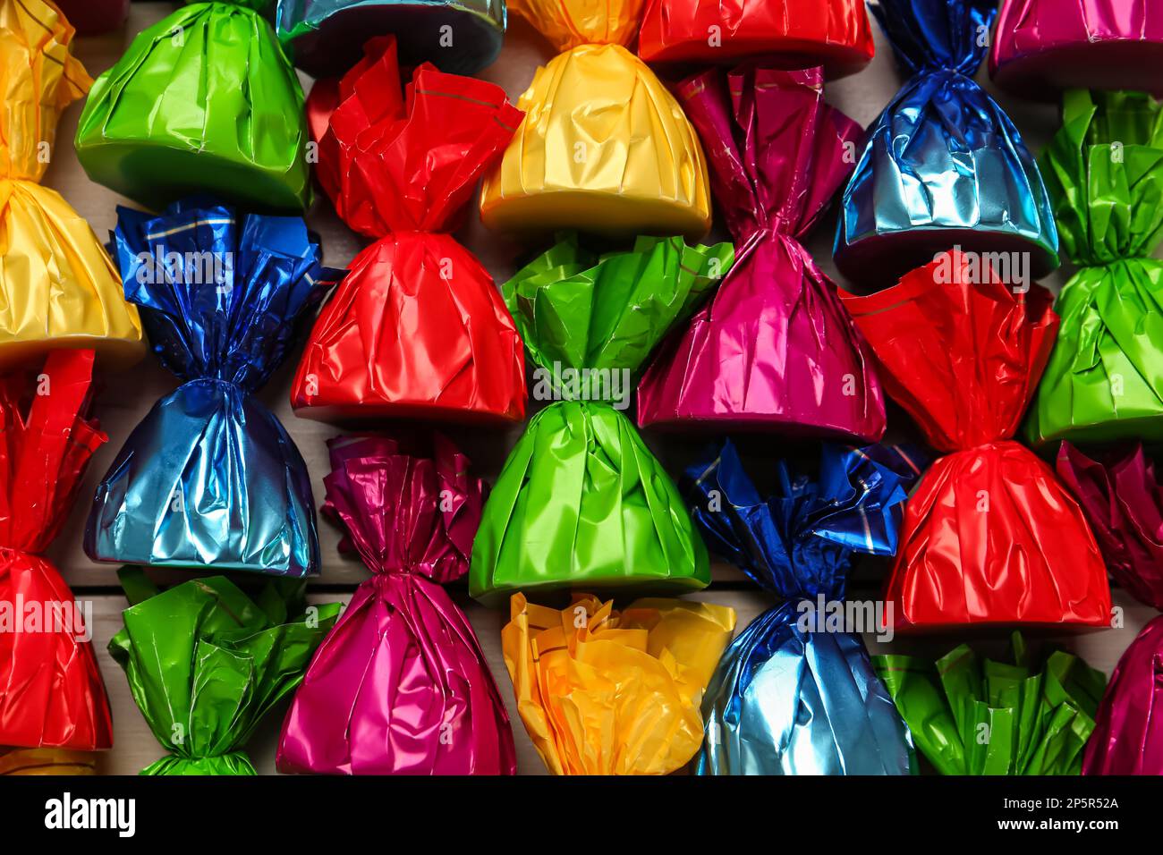 Present wrappers hi-res stock photography and images - Alamy