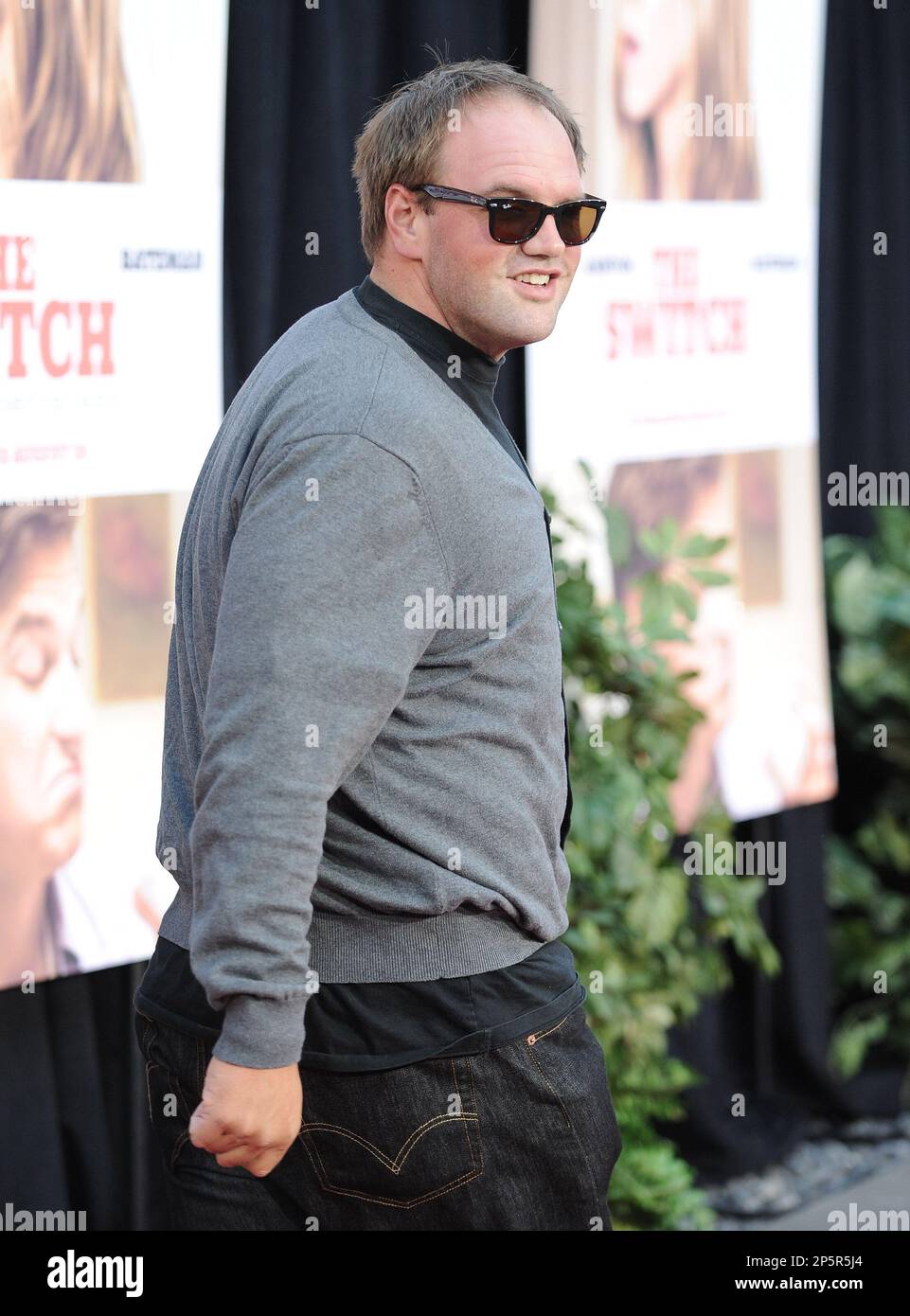 HOLLYWOOD - AUGUST 16: Actor Ethan Suplee arrives at the Los Angeles ...