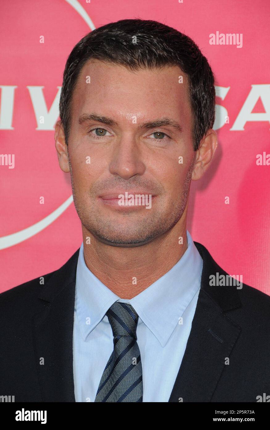 BEVERLY HILLS, CA - JULY 30: Actor Jeff Lewis arrives at NBC Universal ...