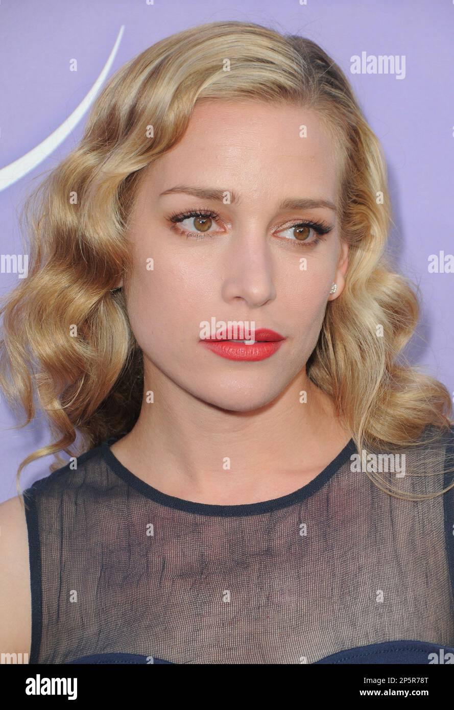 BEVERLY HILLS, CA - JULY 30: Actress Piper Perabo arrives at NBC ...