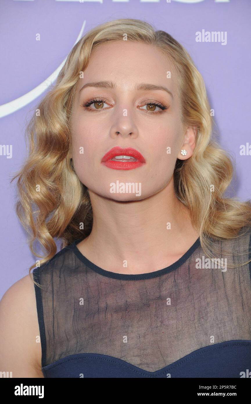 BEVERLY HILLS, CA - JULY 30: Actress Piper Perabo arrives at NBC ...