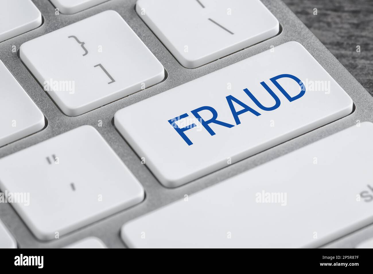 Button with word FRAUD on keyboard, closeup view Stock Photo - Alamy