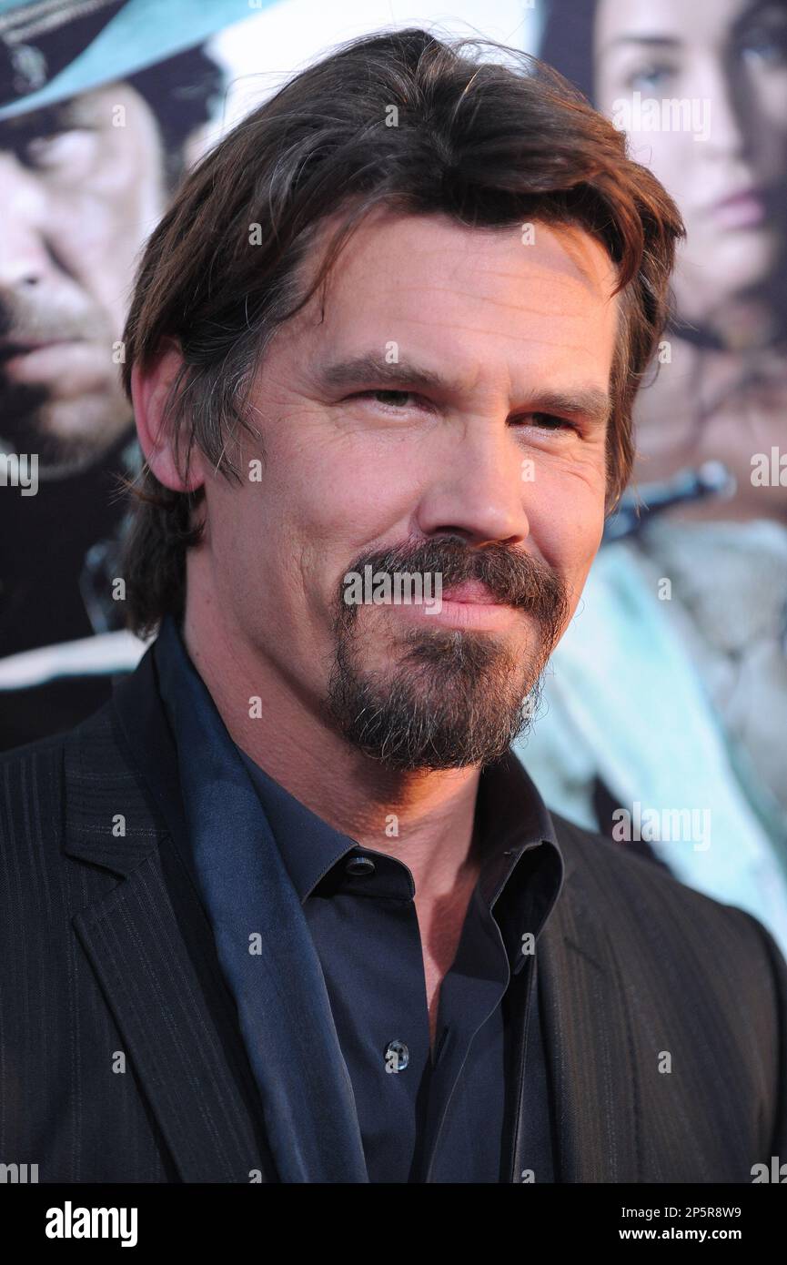 HOLLYWOOD - JUNE 17: Actor Josh Brolin arrives at the "Jonah Hex" Los ...