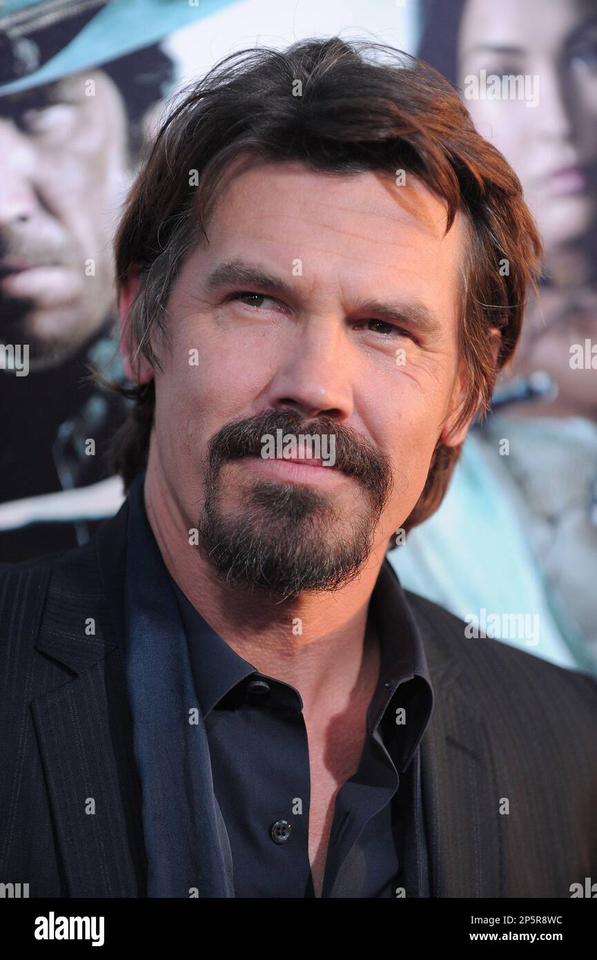 HOLLYWOOD - JUNE 17: Actor Josh Brolin arrives at the "Jonah Hex" Los ...