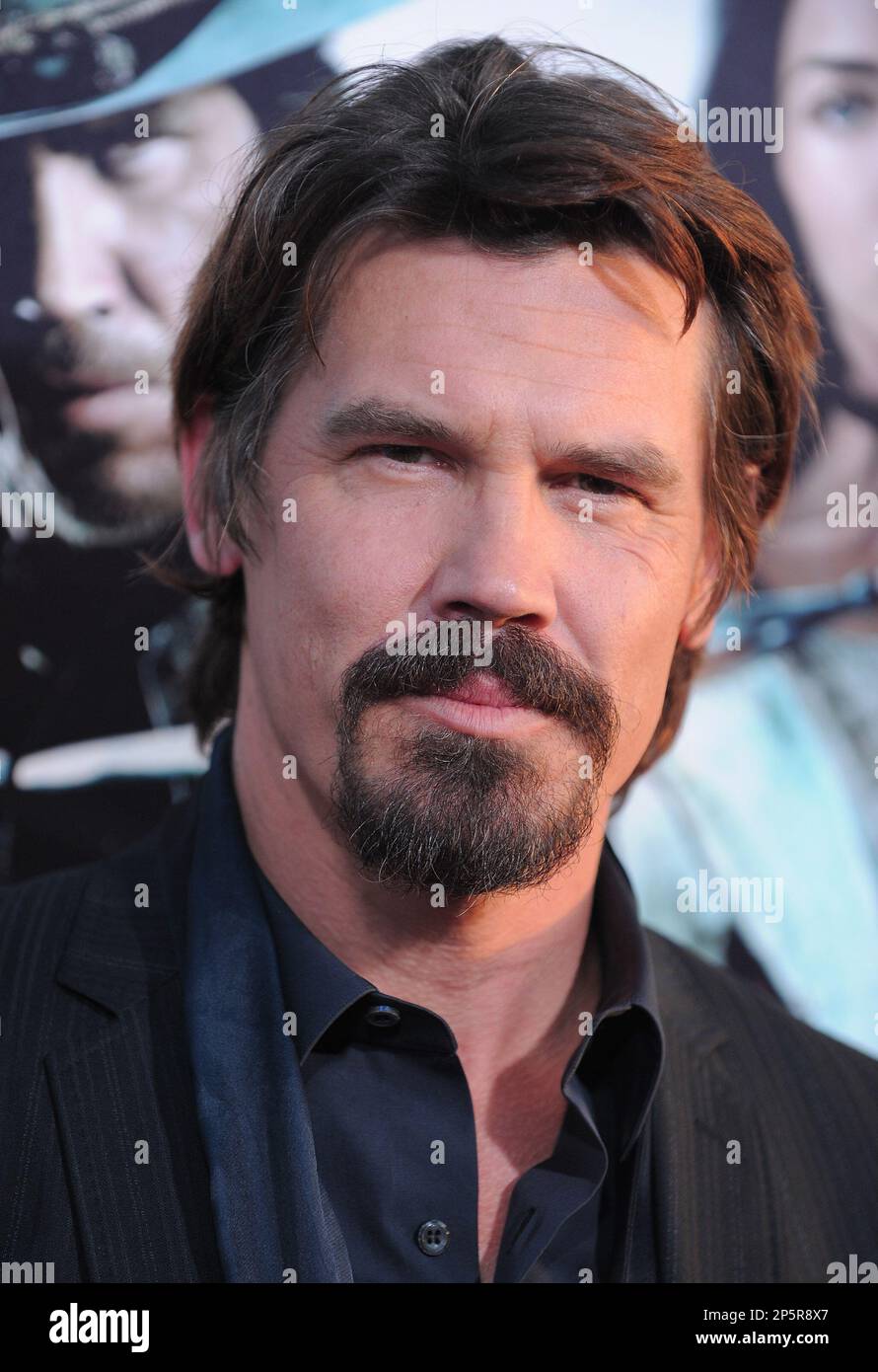HOLLYWOOD - JUNE 17: Actor Josh Brolin arrives at the "Jonah Hex" Los ...