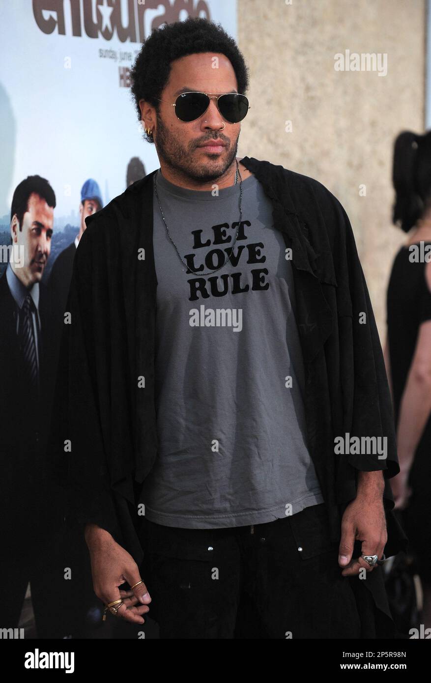 HOLLYWOOD - JUNE 16: Actor/musician Lenny Kravitz arrives at the ...